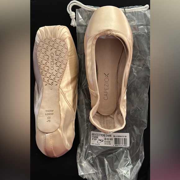 Capezio | Other | Capezio Ava Pointe Shoe New 85ww 143 | Poshmark